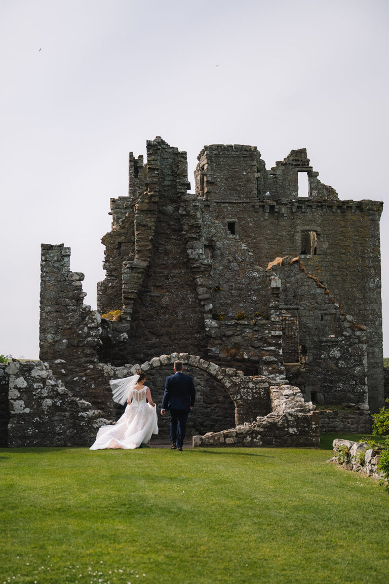 Dunnottar Castle Wedding: Say Your Vows at a Real-Life Game of Thrones ...